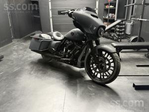 Harley-Davidson Street Glide 2017 in Jurmala, with an engine capacity of 1.75 L and mileage of 0 thousand km for 18500 €, photo  on AUTOMOTO.COM.LV