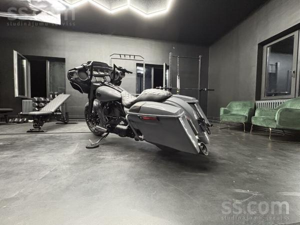 Harley-Davidson Street Glide 2017 in Jurmala, with an engine capacity of 1.75 L and mileage of 0 thousand km for 18500 €, photo 2 on AUTOMOTO.COM.LV