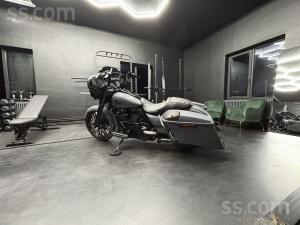 Harley-Davidson Street Glide 2017 in Jurmala, with an engine capacity of 1.75 L and mileage of 0 thousand km for 18500 €, photo 4 on AUTOMOTO.COM.LV