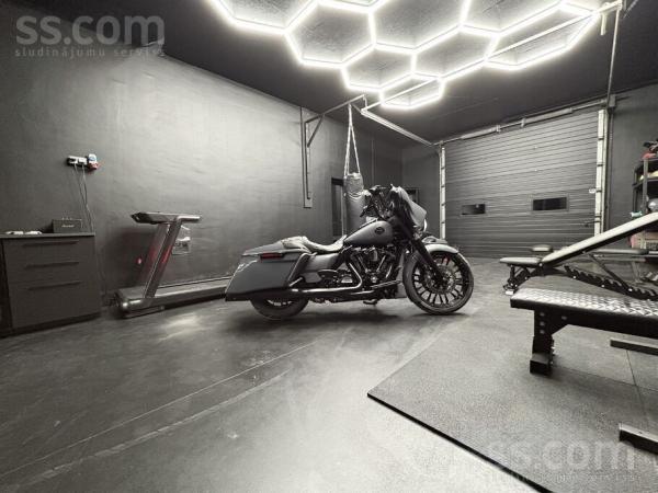 Harley-Davidson Street Glide 2017 in Jurmala, with an engine capacity of 1.75 L and mileage of 0 thousand km for 18500 €, photo 5 on AUTOMOTO.COM.LV