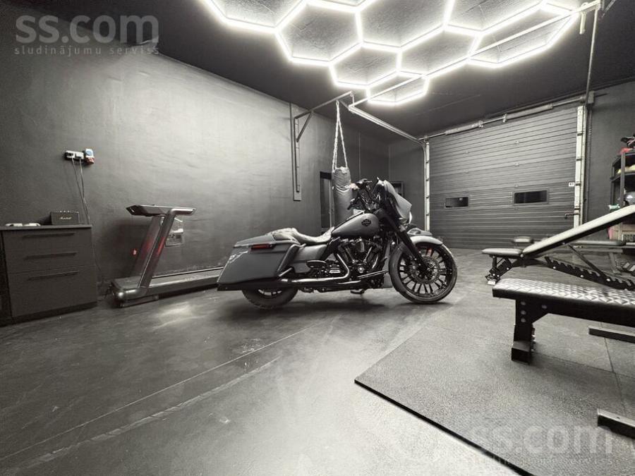 Harley-Davidson Street Glide 2017 in Jurmala, with an engine capacity of 1.75 L and mileage of 0 thousand km for 18500 €, photo 6 on AUTOMOTO.COM.LV
