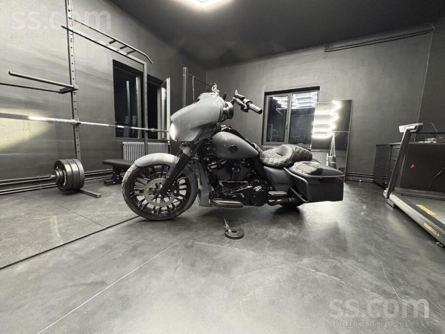 Harley-Davidson Street Glide 2017 in Jurmala, with an engine capacity of 1.75 L and mileage of 0 thousand km for 18500 €, photo 7 on AUTOMOTO.COM.LV