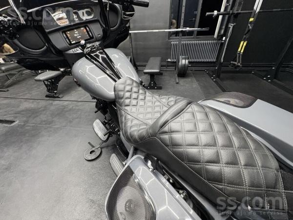Harley-Davidson Street Glide 2017 in Jurmala, with an engine capacity of 1.75 L and mileage of 0 thousand km for 18500 €, photo 7 on AUTOMOTO.COM.LV