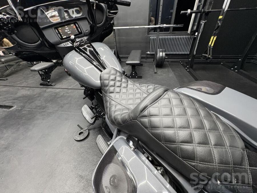 Harley-Davidson Street Glide 2017 in Jurmala, with an engine capacity of 1.75 L and mileage of 0 thousand km for 18500 €, photo 8 on AUTOMOTO.COM.LV