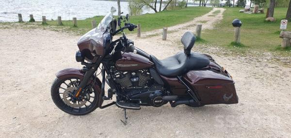 Harley-Davidson Street Glide 2018 in Riga, with an engine capacity of 1.75 L and mileage of 0 thousand km for 18700 €, photo 4 on AUTOMOTO.COM.LV