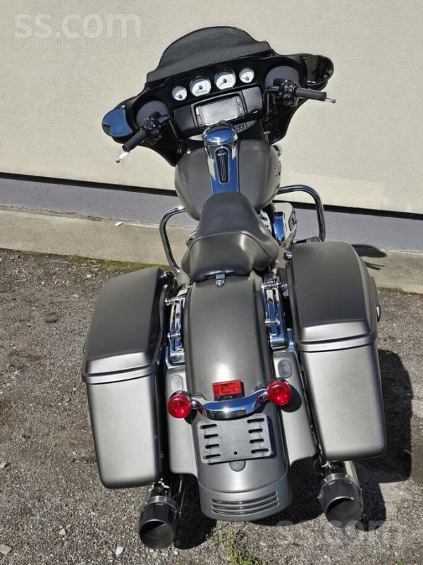 Harley-Davidson Street Glide 2018 Rīga, ar dzinēja tilpumu 1.75 L un nobraukumu 0 tūkst. km par 16550 €, foto 4 vietnē AUTOMOTO.COM.LV