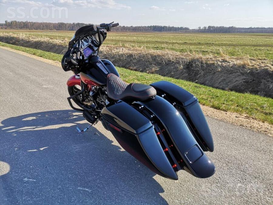 Harley-Davidson Street Glide 2019 Rīga, ar dzinēja tilpumu 1.87 L un nobraukumu 0 tūkst. km par 20000 €, foto 5 vietnē AUTOMOTO.COM.LV