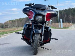 Harley-Davidson Street Glide 2019 in Riga, with an engine capacity of 1.92 L and mileage of 0 thousand km for 20000 €, photo 5 on AUTOMOTO.COM.LV
