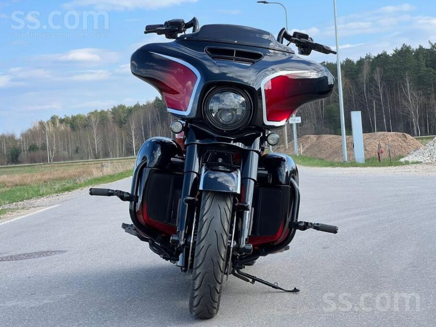 Harley-Davidson Street Glide 2019 in Riga, with an engine capacity of 1.92 L and mileage of 0 thousand km for 20000 €, photo 5 on AUTOMOTO.COM.LV