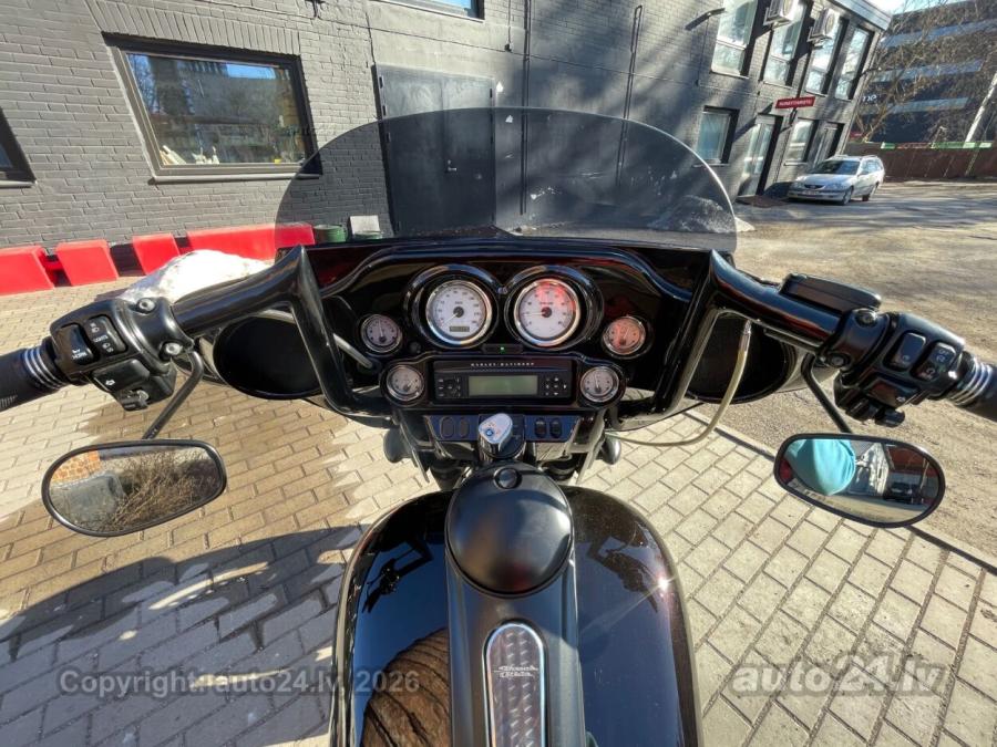 Red Harley-Davidson Street Glide 2012 in Tallinn, with an engine capacity of 0.00 L and mileage of 29 thousand km for 10000 €, photo 12 on AUTOMOTO.COM.LV