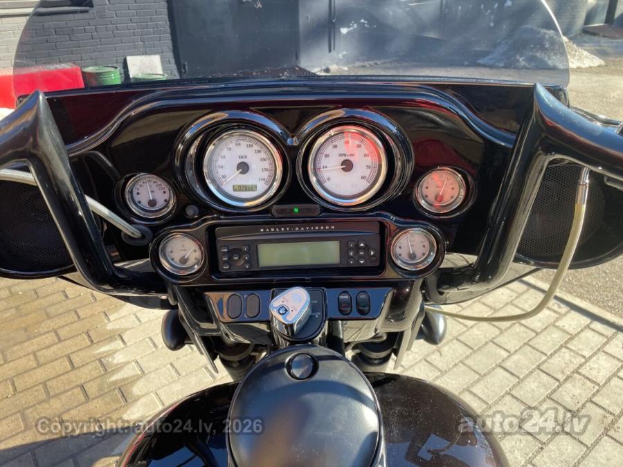Red Harley-Davidson Street Glide 2012 in Tallinn, with an engine capacity of 0.00 L and mileage of 29 thousand km for 10000 €, photo 13 on AUTOMOTO.COM.LV