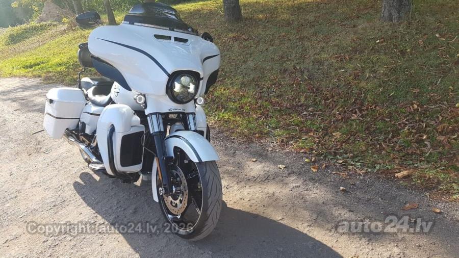 White Harley-Davidson Street Glide 2016 in Tallinn, with an engine capacity of 1.92 L and mileage of 18 thousand km for 19000 €, photo 6 on AUTOMOTO.COM.LV