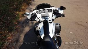 White Harley-Davidson Street Glide 2016 in Tallinn, with an engine capacity of 1.92 L and mileage of 18 thousand km for 19000 €, photo 7 on AUTOMOTO.COM.LV