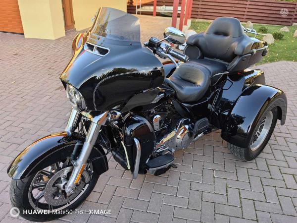 Melns Harley-Davidson Tri Glide Ultra 2016 Viļņa, ar dzinēja tilpumu 1.69 L un nobraukumu 19 tūkst. km par 22000 €, foto 6 vietnē AUTOMOTO.COM.LV