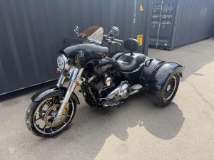 Черный Харли-Девидсон Tri Glide Ultra 2016 в Каунас, объемом двигателя 1.69 л и пробегом 13 тыс. км за 14999 €, фото 1 на AUTOMOTO.COM.LV