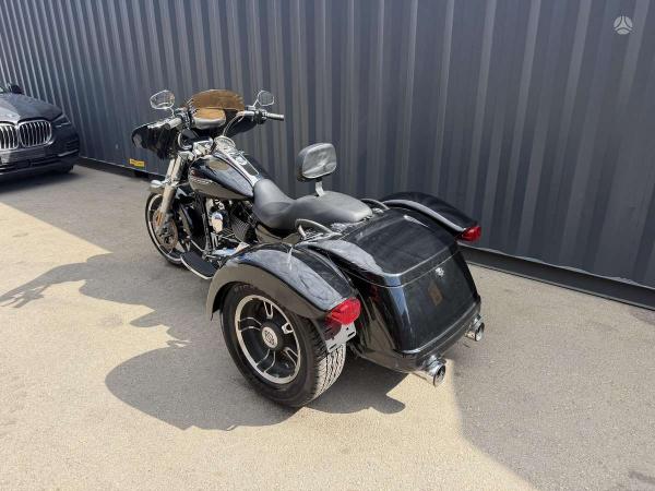 Черный Харли-Девидсон Tri Glide Ultra 2016 в Каунас, объемом двигателя 1.69 л и пробегом 13 тыс. км за 14999 €, фото 3 на AUTOMOTO.COM.LV