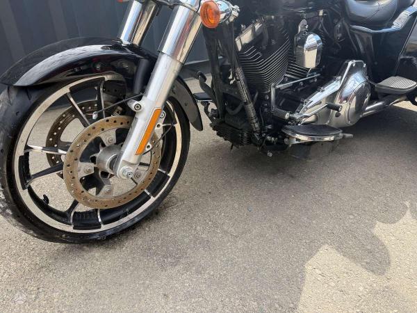 Черный Харли-Девидсон Tri Glide Ultra 2016 в Каунас, объемом двигателя 1.69 л и пробегом 13 тыс. км за 14999 €, фото 4 на AUTOMOTO.COM.LV