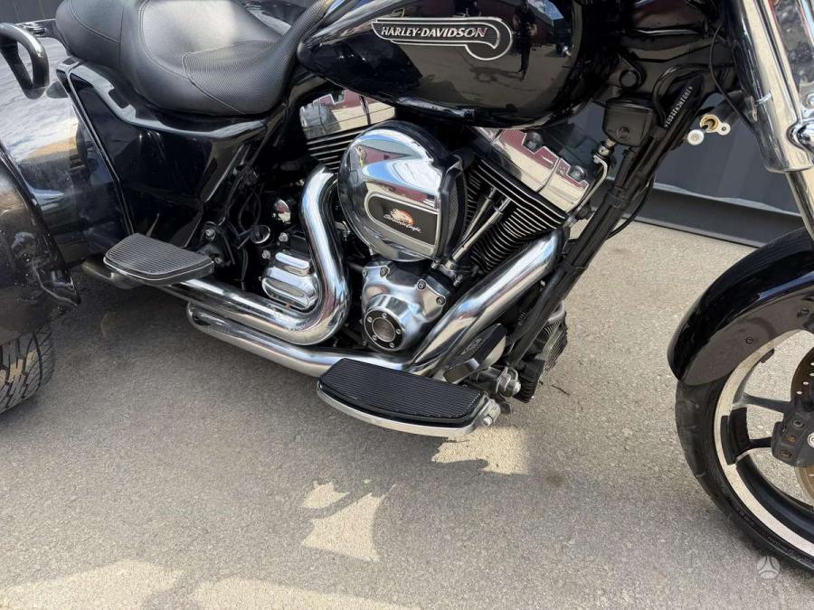 Черный Харли-Девидсон Tri Glide Ultra 2016 в Каунас, объемом двигателя 1.69 л и пробегом 13 тыс. км за 14999 €, фото 10 на AUTOMOTO.COM.LV