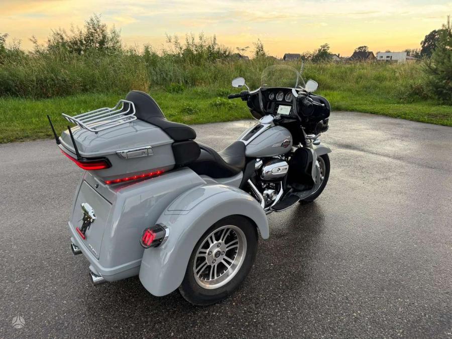 Grey Harley-Davidson Tri Glide Ultra 2024 in Kaunas, with an engine capacity of 0.00 L and mileage of 3 thousand km for 23500 €, photo 6 on AUTOMOTO.COM.LV