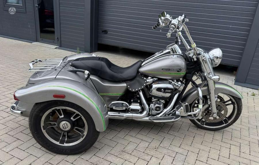 Harley-Davidson Tri Glide Ultra 2017 in Telschi, with an engine capacity of 0.00 L and mileage of 64 thousand km for 12800 €, photo 12 on AUTOMOTO.COM.LV