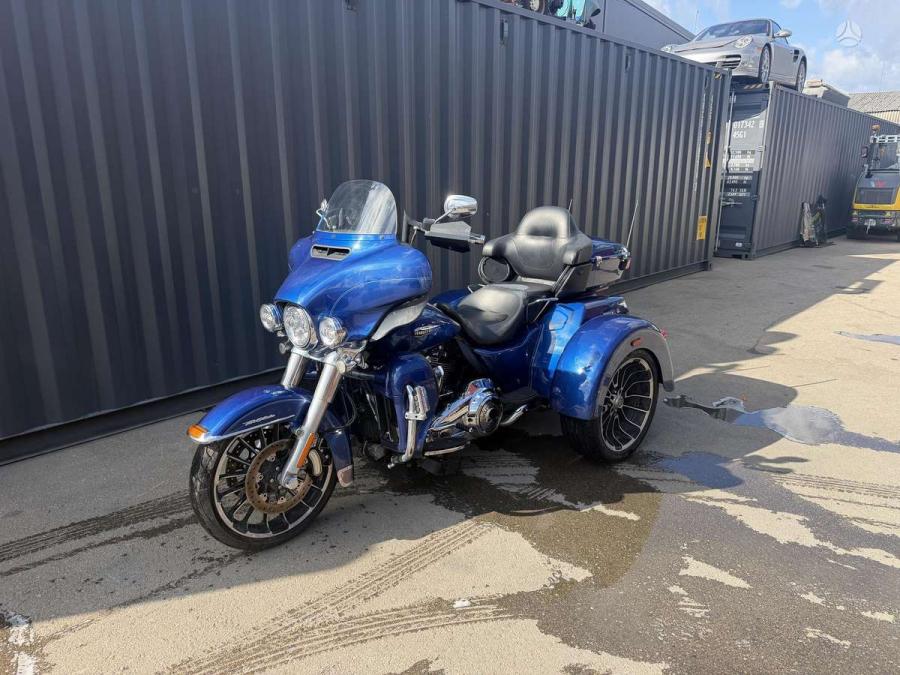 Harley-Davidson Tri Glide Ultra 2017 in Kaunas, with an engine capacity of 1.75 L and mileage of 13 thousand km for 16698 €, photo 1 on AUTOMOTO.COM.LV
