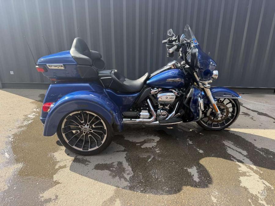 Harley-Davidson Tri Glide Ultra 2017 in Kaunas, with an engine capacity of 1.75 L and mileage of 13 thousand km for 16698 €, photo 6 on AUTOMOTO.COM.LV