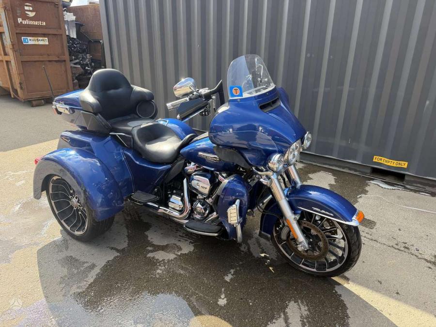Harley-Davidson Tri Glide Ultra 2017 in Kaunas, with an engine capacity of 1.75 L and mileage of 13 thousand km for 16698 €, photo 9 on AUTOMOTO.COM.LV