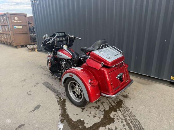 Harley-Davidson Tri Glide Ultra 2019 in Kaunas, with an engine capacity of 1.87 L and mileage of 17 thousand km for 16550 €, photo 3 on AUTOMOTO.COM.LV