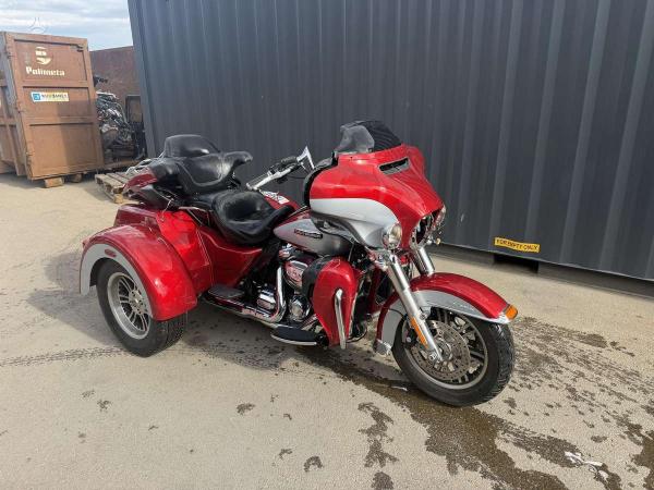 Harley-Davidson Tri Glide Ultra 2019 in Kaunas, with an engine capacity of 1.87 L and mileage of 17 thousand km for 16550 €, photo 5 on AUTOMOTO.COM.LV