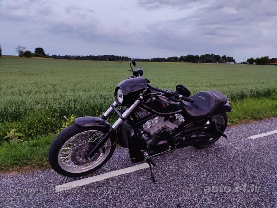 Black Harley-Davidson V-Rod 2003 in Tallinn, with an engine capacity of 1.13 L and mileage of 40 thousand km for 7300 €, photo 3 on AUTOMOTO.COM.LV