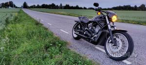 Black Harley-Davidson V-Rod 2003 in Tallinn, with an engine capacity of 1.13 L and mileage of 40 thousand km for 7300 €, photo 4 on AUTOMOTO.COM.LV