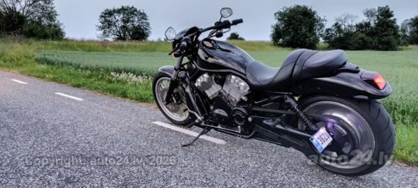 Melns Harley-Davidson V-Rod 2003 Tallina, ar dzinēja tilpumu 1.13 L un nobraukumu 40 tūkst. km par 7300 €, foto 7 vietnē AUTOMOTO.COM.LV