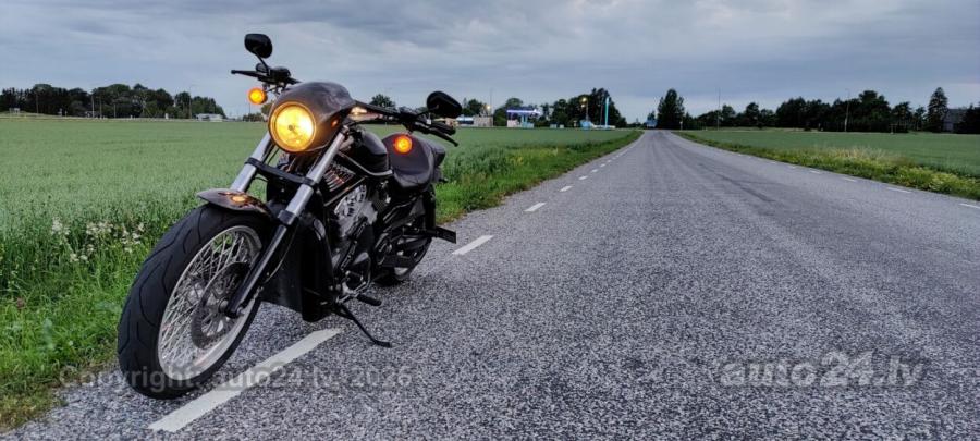 Black Harley-Davidson V-Rod 2003 in Tallinn, with an engine capacity of 1.13 L and mileage of 40 thousand km for 7300 €, photo 10 on AUTOMOTO.COM.LV