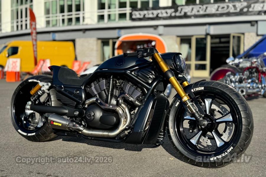Melns Harley-Davidson V-Rod 2003 Tallina, ar dzinēja tilpumu 1.13 L un nobraukumu 2 tūkst. km par 50000 €, foto 4 vietnē AUTOMOTO.COM.LV