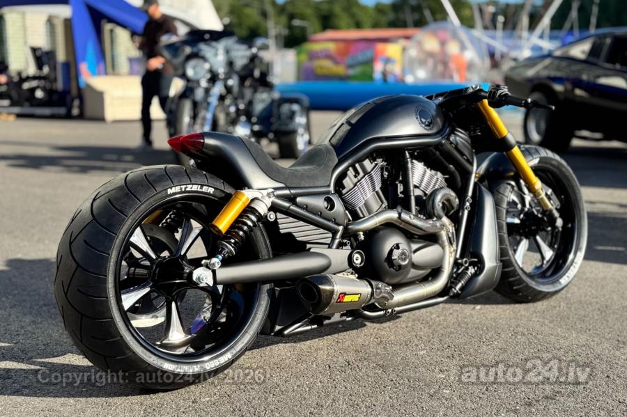 Melns Harley-Davidson V-Rod 2003 Tallina, ar dzinēja tilpumu 1.13 L un nobraukumu 2 tūkst. km par 50000 €, foto 8 vietnē AUTOMOTO.COM.LV