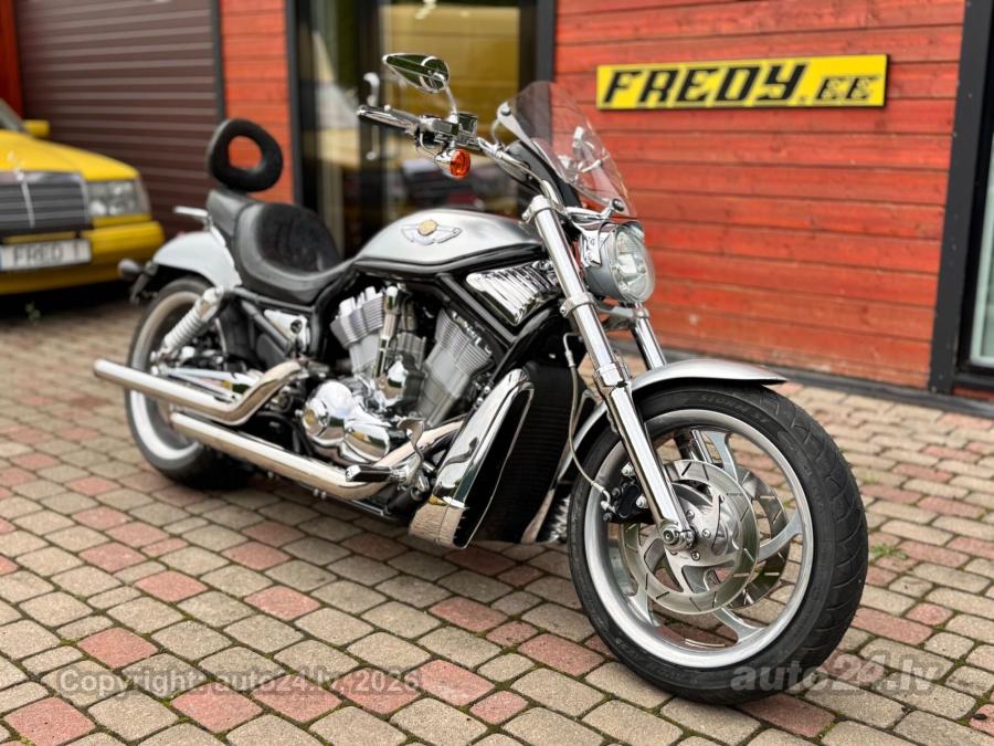 Melns Harley-Davidson V-Rod 2003 Tallina, ar dzinēja tilpumu 1.13 L un nobraukumu 20 tūkst. km par 12400 €, foto 4 vietnē AUTOMOTO.COM.LV