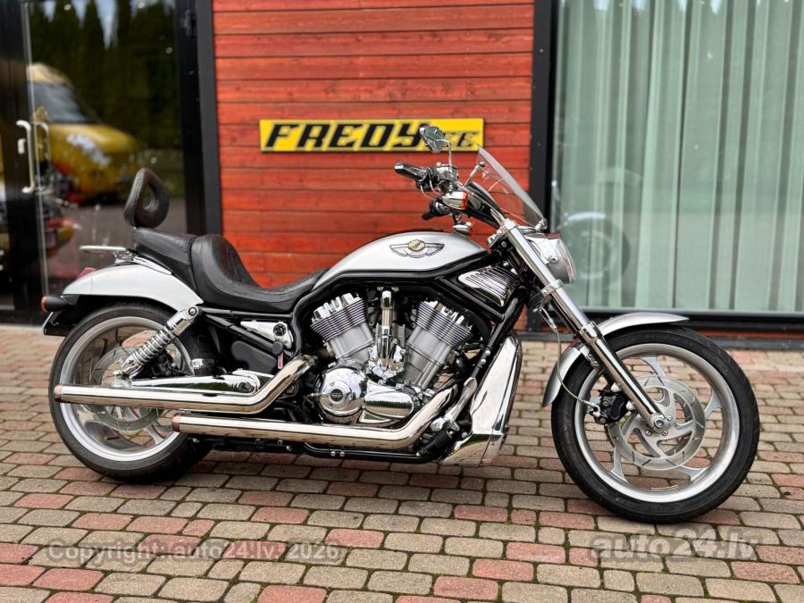 Melns Harley-Davidson V-Rod 2003 Tallina, ar dzinēja tilpumu 1.13 L un nobraukumu 20 tūkst. km par 12400 €, foto 6 vietnē AUTOMOTO.COM.LV