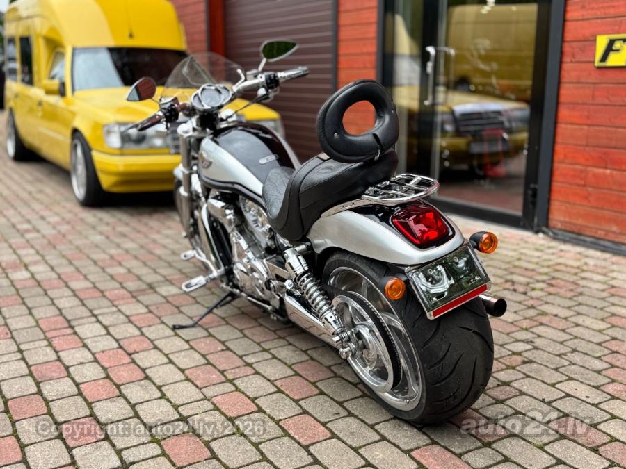 Melns Harley-Davidson V-Rod 2003 Tallina, ar dzinēja tilpumu 1.13 L un nobraukumu 20 tūkst. km par 12400 €, foto 17 vietnē AUTOMOTO.COM.LV
