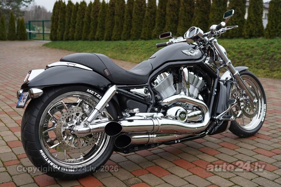 Black Harley-Davidson V-Rod 2003 in Tallinn, with an engine capacity of 1.13 L and mileage of 6 thousand km for 8000 €, photo 4 on AUTOMOTO.COM.LV