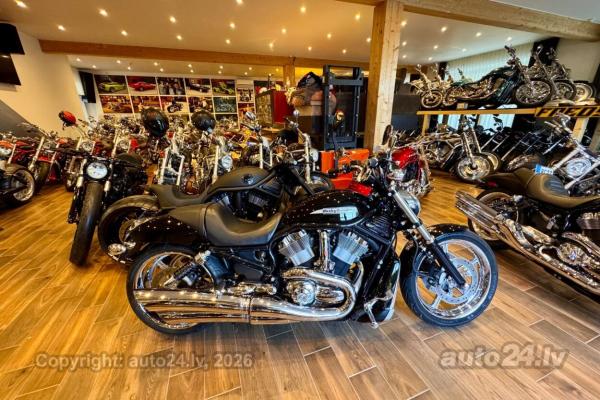 Melns Harley-Davidson V-Rod 2004 Tallina, ar dzinēja tilpumu 1.13 L un nobraukumu 36 tūkst. km par 13000 €, foto 2 vietnē AUTOMOTO.COM.LV