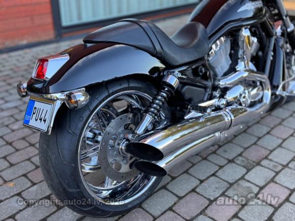 Melns Harley-Davidson V-Rod 2004 Tallina, ar dzinēja tilpumu 1.13 L un nobraukumu 36 tūkst. km par 13000 €, foto 10 vietnē AUTOMOTO.COM.LV