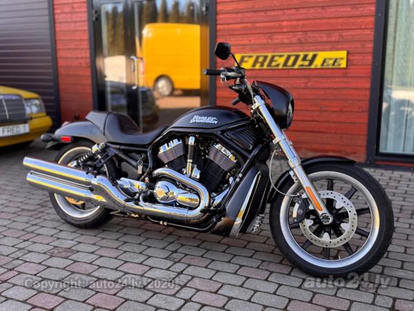 Black Harley-Davidson V-Rod 2006 in Tallinn, with an engine capacity of 1.13 L and mileage of 14 thousand km for 8800 €, photo 5 on AUTOMOTO.COM.LV