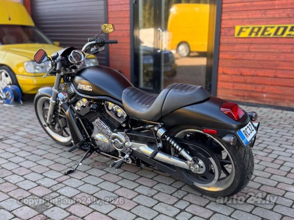 Black Harley-Davidson V-Rod 2006 in Tallinn, with an engine capacity of 1.13 L and mileage of 14 thousand km for 8800 €, photo 11 on AUTOMOTO.COM.LV