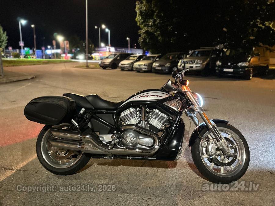 Black Harley-Davidson V-Rod 2006 in Tallinn, with an engine capacity of 1.13 L and mileage of 14 thousand km for 6900 €, photo 1 on AUTOMOTO.COM.LV