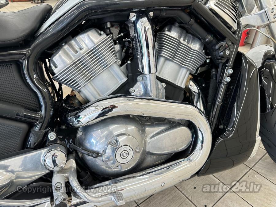 Black Harley-Davidson V-Rod 2006 in Tallinn, with an engine capacity of 1.13 L and mileage of 14 thousand km for 6900 €, photo 5 on AUTOMOTO.COM.LV