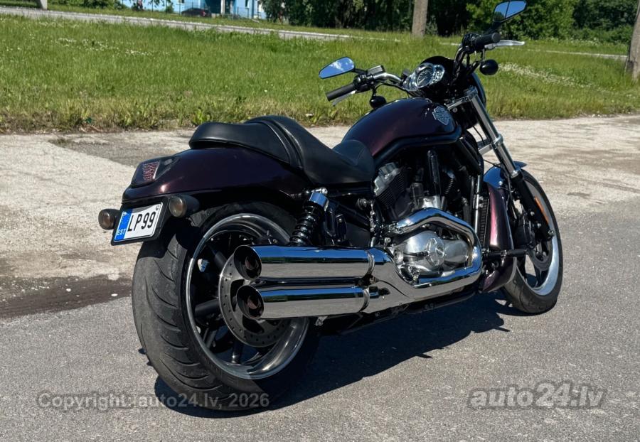 Black Harley-Davidson V-Rod 2006 in Tallinn, with an engine capacity of 1.13 L and mileage of 28 thousand km for 6700 €, photo 1 on AUTOMOTO.COM.LV