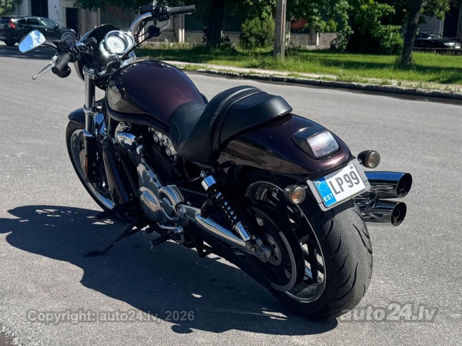 Black Harley-Davidson V-Rod 2006 in Tallinn, with an engine capacity of 1.13 L and mileage of 28 thousand km for 6700 €, photo 3 on AUTOMOTO.COM.LV