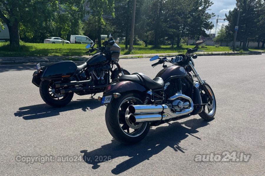 Black Harley-Davidson V-Rod 2006 in Tallinn, with an engine capacity of 1.13 L and mileage of 28 thousand km for 6700 €, photo 10 on AUTOMOTO.COM.LV