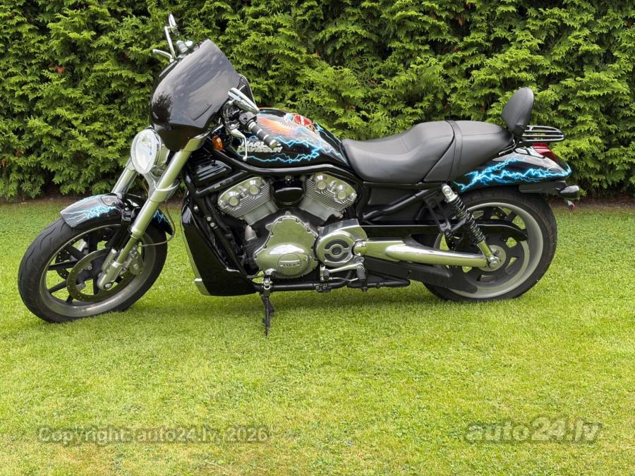 Black Harley-Davidson V-Rod 2006 in Tallinn, with an engine capacity of 1.13 L and mileage of 16 thousand km for 10000 €, photo 1 on AUTOMOTO.COM.LV