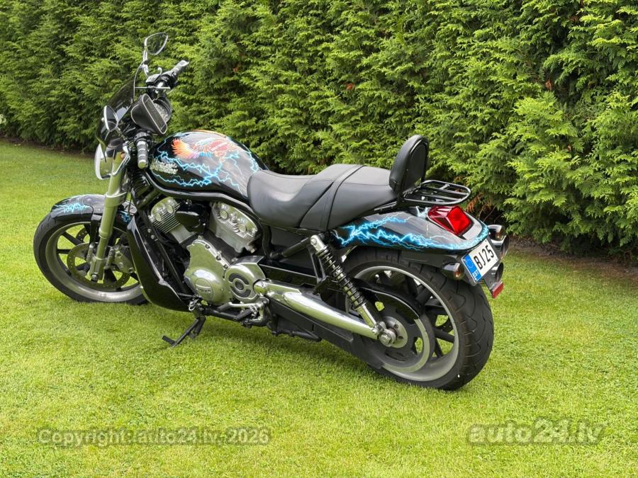 Black Harley-Davidson V-Rod 2006 in Tallinn, with an engine capacity of 1.13 L and mileage of 16 thousand km for 10000 €, photo 3 on AUTOMOTO.COM.LV